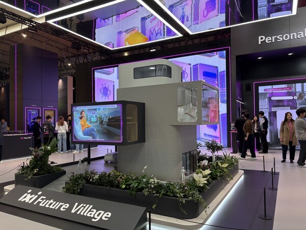 [MWC '25] LG유플러스 첫 단독 전시장…"AI 보안 혁신 통한 새로운 도약"