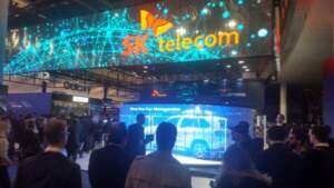 [MWC 2017-포토]SKT·KT, 글로벌 무대서 펼치는 선의의 경쟁